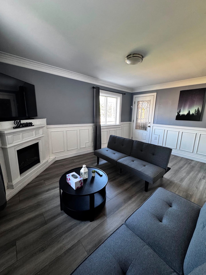 Modern Retreat - Cornwall, ON, Canada