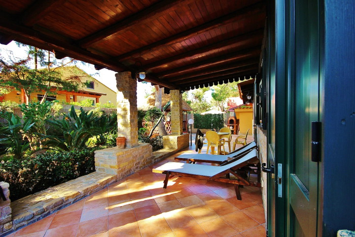 Villa Paradise + Villa Yullis Sleeps 14 - Italia