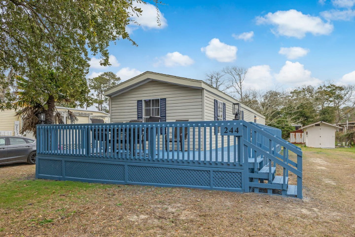 Cozy Beach House - Oak Island, NC