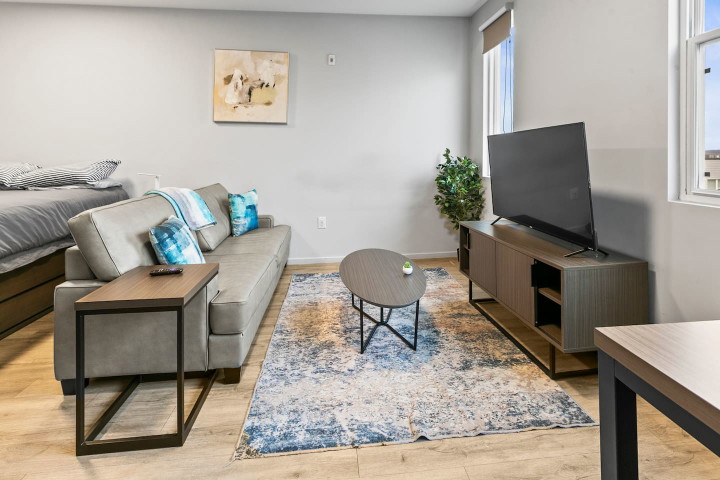 Peaceful And Central | Studio Apt Dt | Free Wifi - Omaha, NE