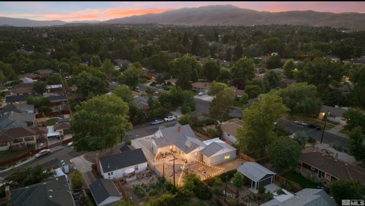 Spacious 6br, 5ba House Near Unr & Downtown Reno - Reno, NV
