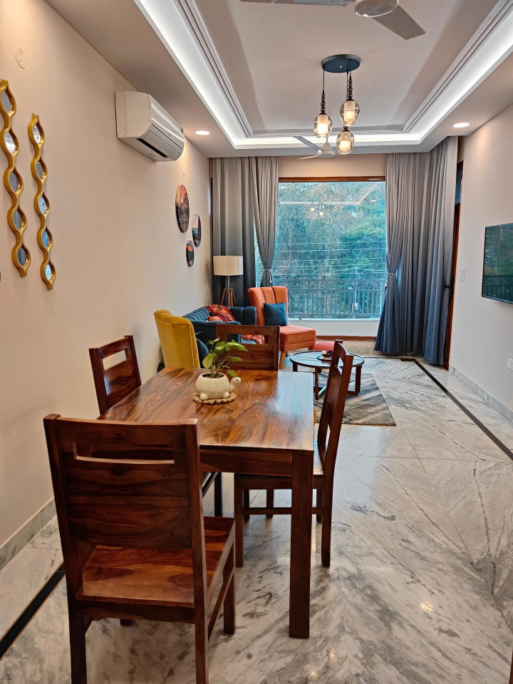 Aura Home Stay
Independent 1st Floor
/Sector 79 - Sahibzada Ajit Singh Nagar