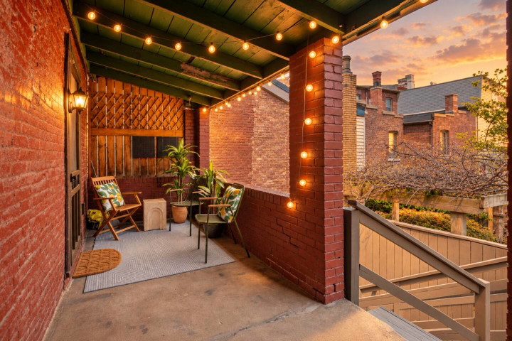 *Traditional Sauna* - King + Queen Bed - Pittsburgh
