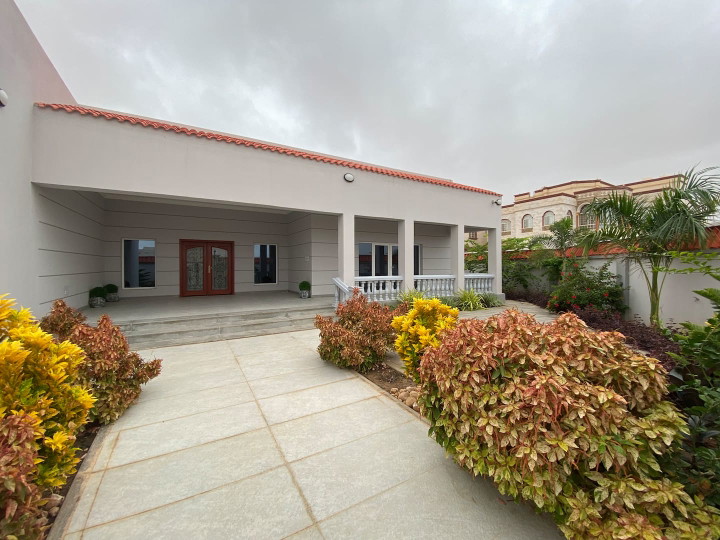 Luxury & Modern 3br Guest House In Central Salalah - Oman