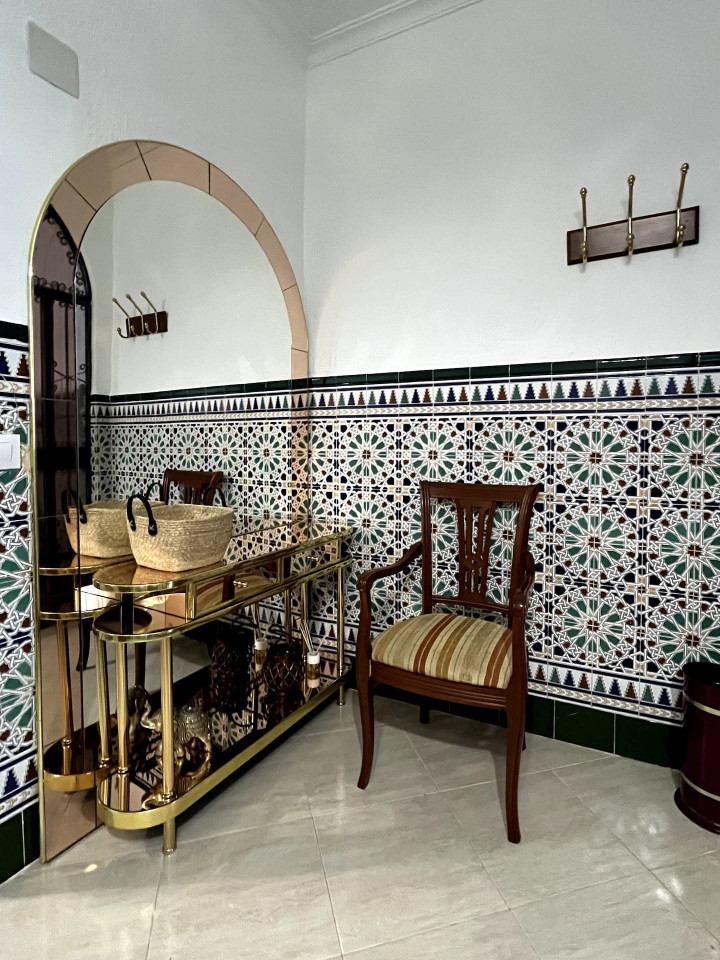 Spacious House A Short Walk From Seville - Brenes