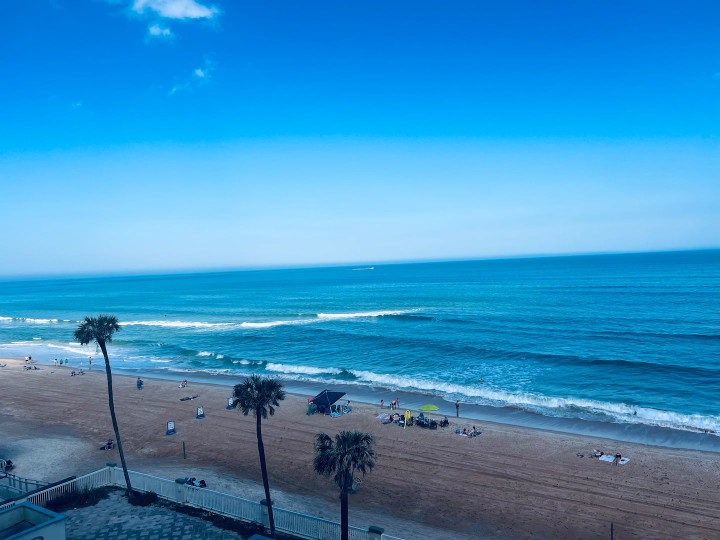 ~The Shoreline~ Oceanfront Studio Condo - Daytona Beach, FL
