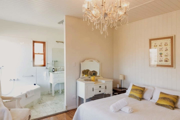 Idyllic "Casita De Bosque" Cottage - Stanthorpe