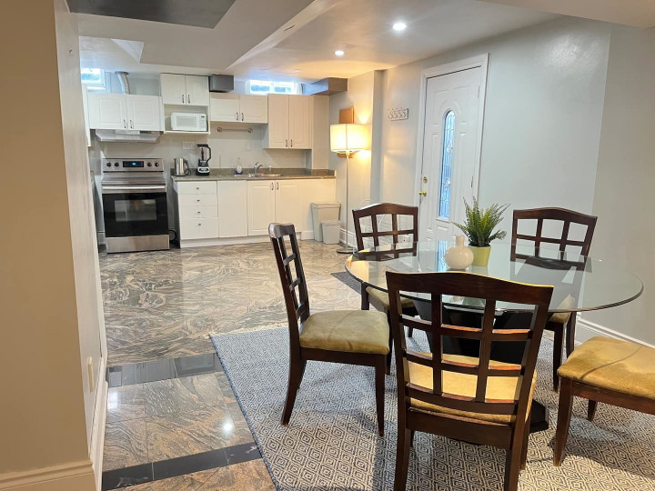 Quiet Home Near Wonderland & Vaughan Mills - Vaughan