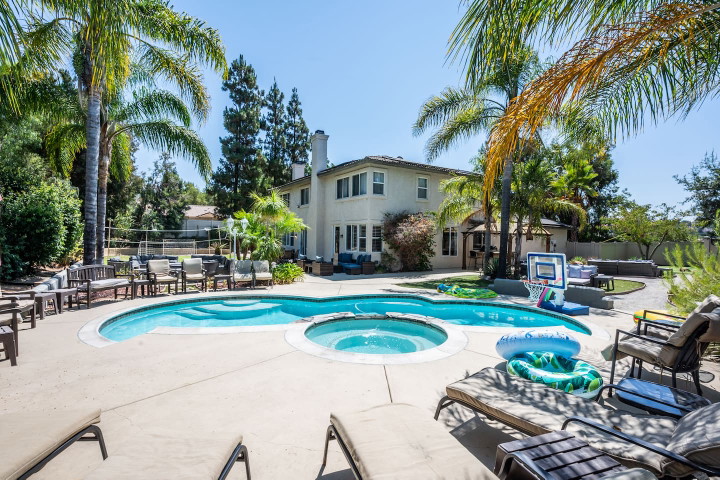 Family Escape: Game Room/bball Ct/pool & Hot Tub! - Escondido, CA