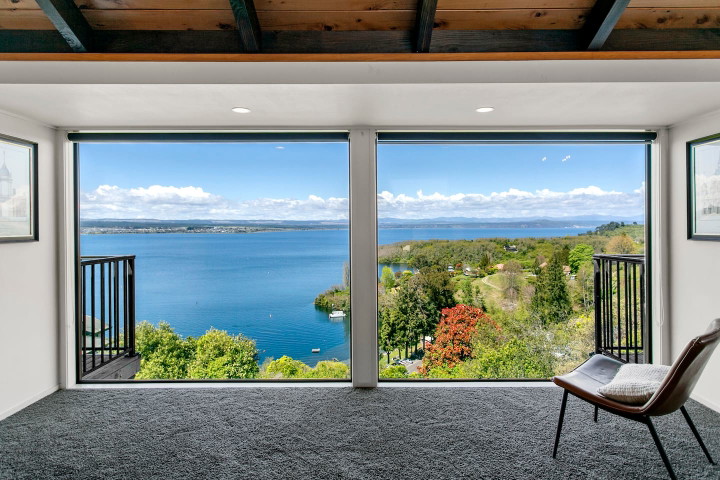 Breath Taking View Over The Lake - Taupo