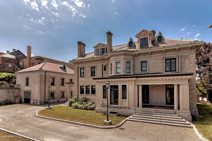 Woolworth Mansion Scranton 9 Bedrooms 33 Beds - Montage Mountain Resorts, Scranton