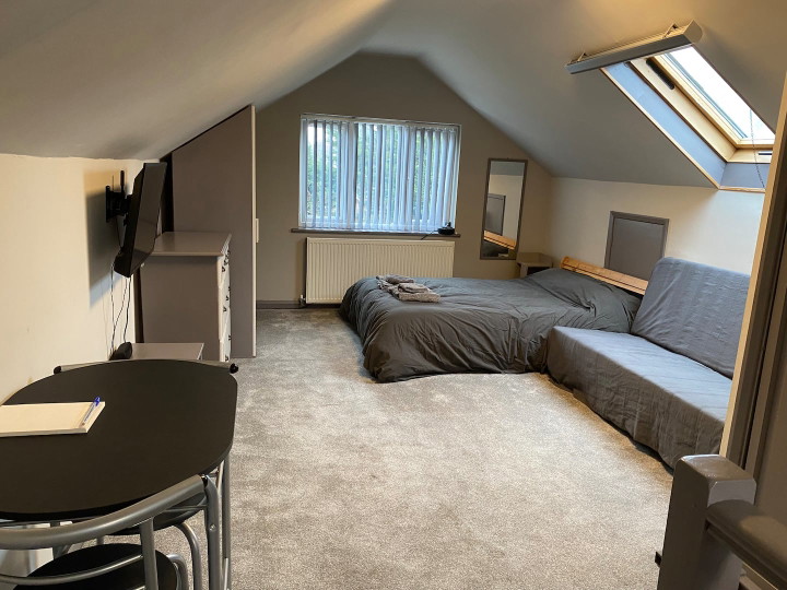 Cosy Comfortable Studio For 2 In Attic - Surbiton