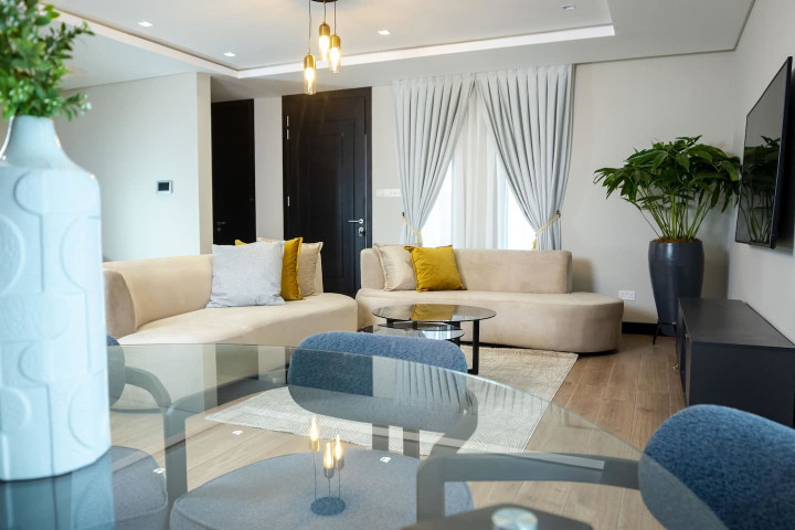 Chic Modern Stay 10 Mins From Airport Near Osu - Accra