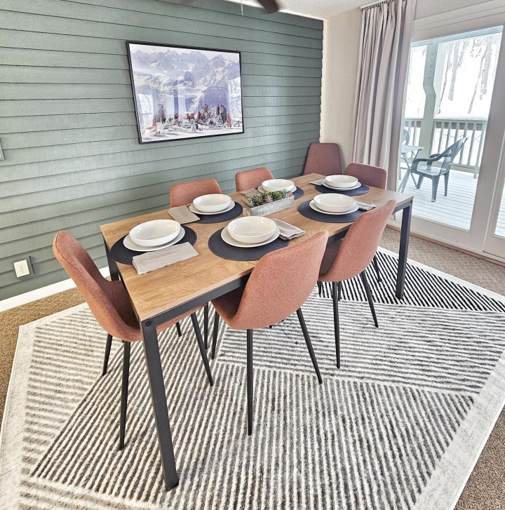 Stylish 2-br Condo W/gas Fireplace, Shared Hot Tub - Stowe, VT