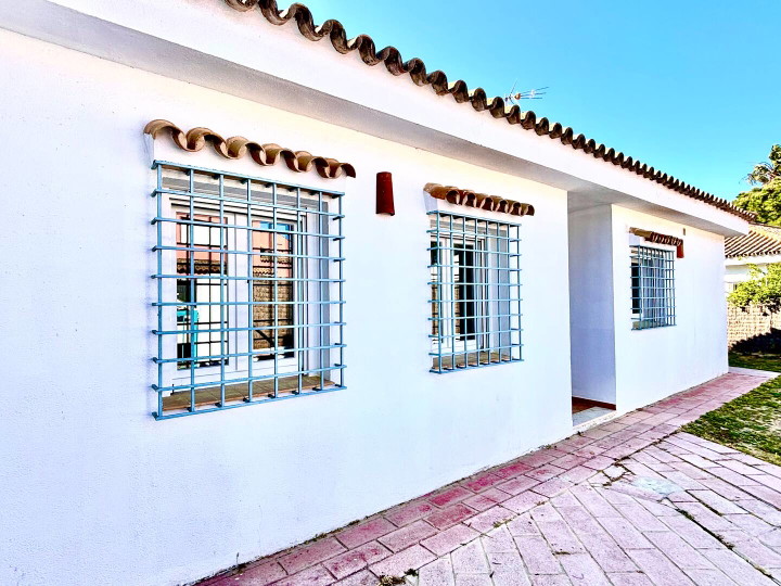 Charming Villa Near The Beach - Cádiz