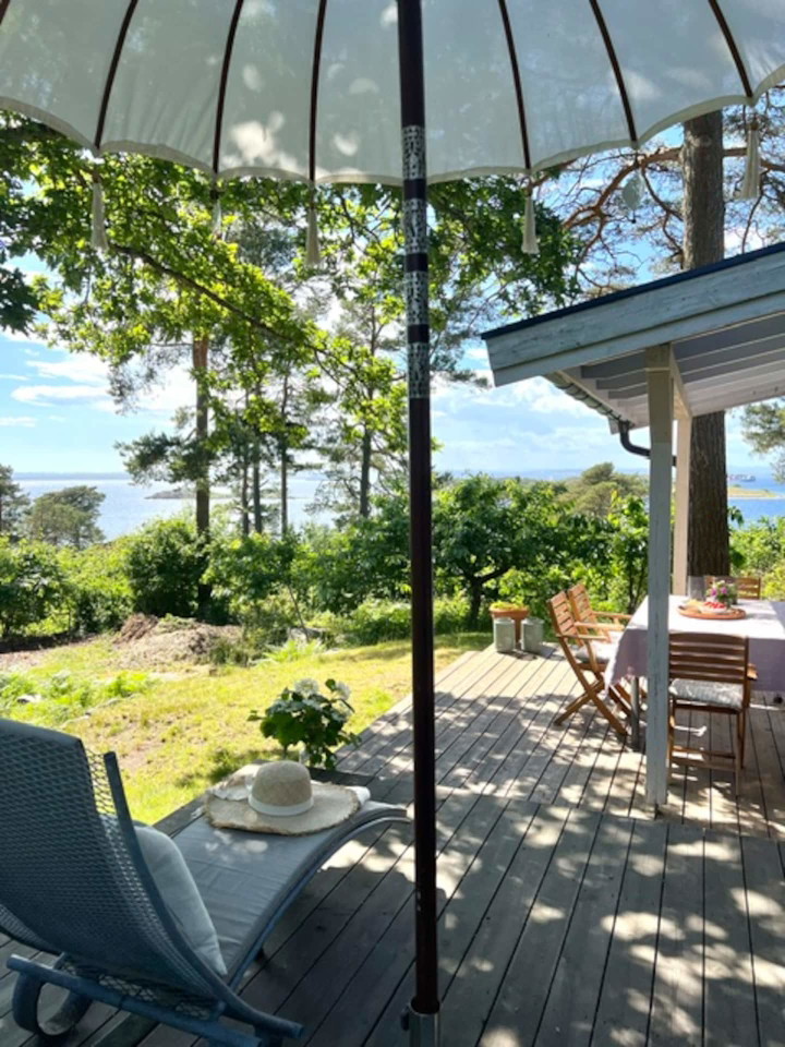 Vakkert Feriehus Med Frodig Hage Og Havutsikt. - Moss