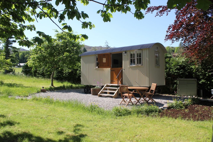 Cromag - Luxury Shepherd Hut (With Shower Room) - Skye