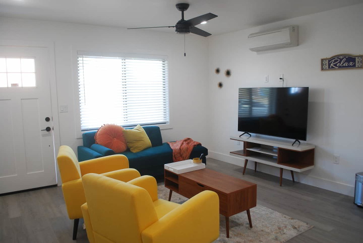 Cozy One Bedroom Home! - Modesto, CA