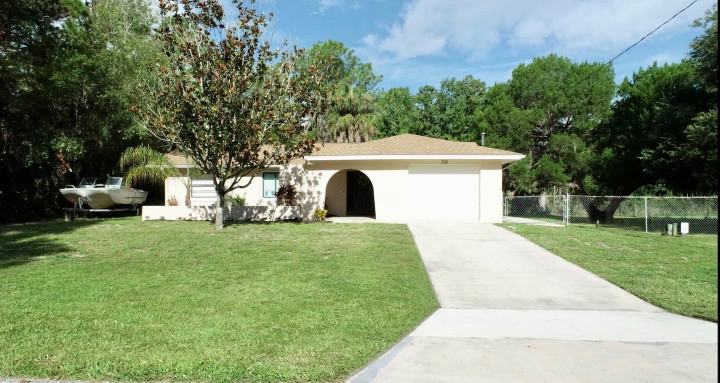 Newly Renovated 3 Bedroom Home In Crystal River - Crystal River, FL