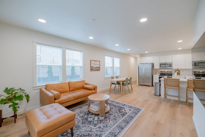 Modern 3br Fenced Yard King Suite - Albany, OR