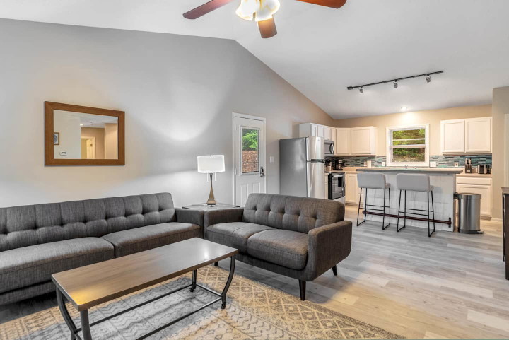 Pets Welcome At This Hot Tub Three Bedroom - Sierra Nevada