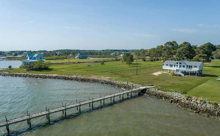 Peaceful Waterfront Retreat W/ Private Dock - Yorktown, VA