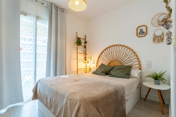 Beach Stay · Fast Wifi · Terrace · Pool & Sun · Ac - Salou