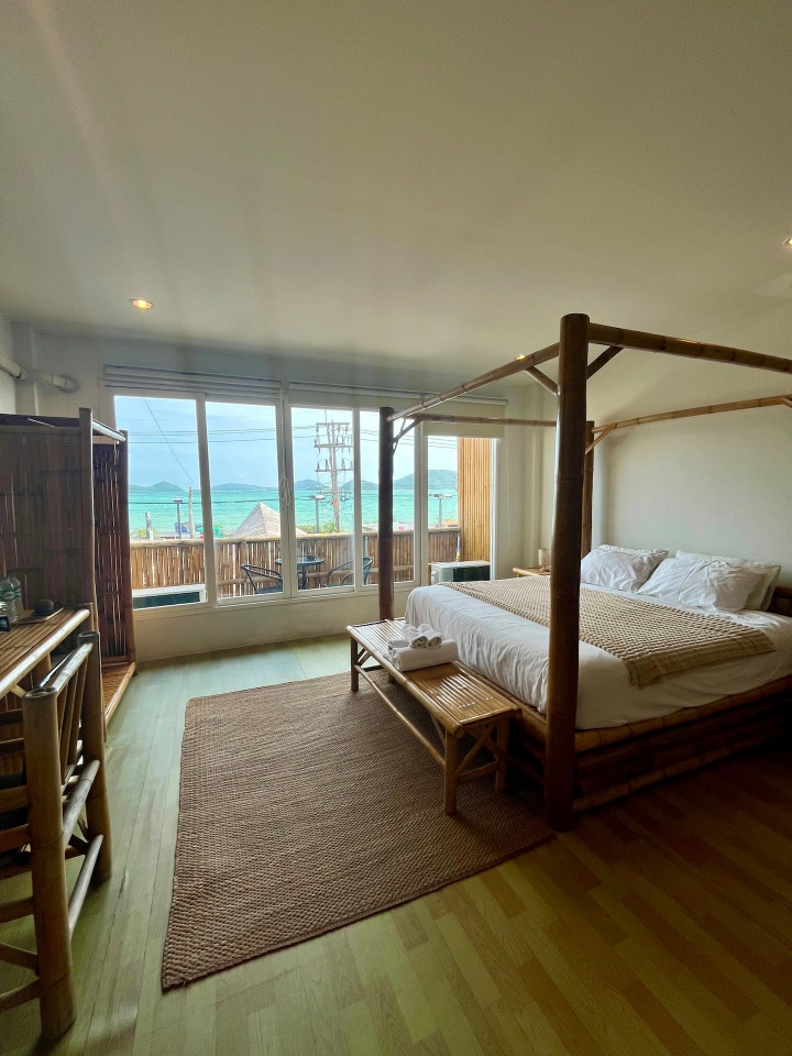 Deluxe Beach Front Seaview Room - Phuket