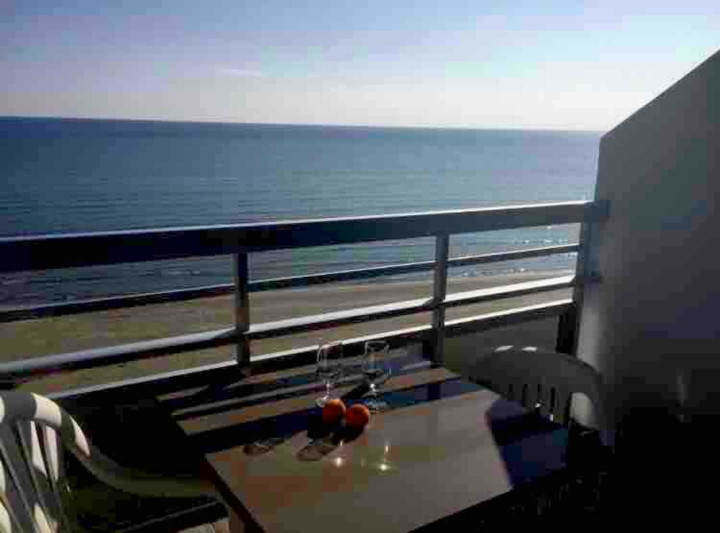Sea View Apartment Mackenzie - Larnaca