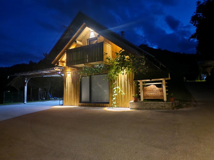 Honey House - Bled