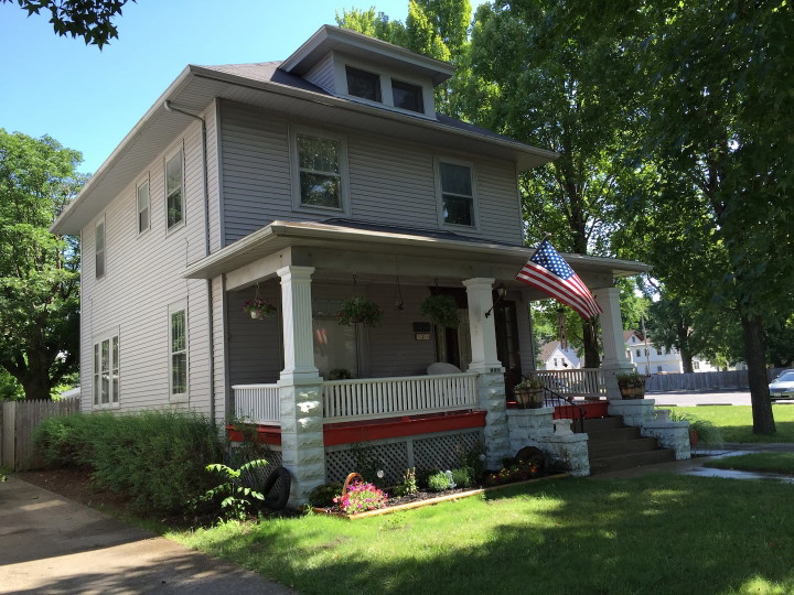 Historic Craftsman Style Boutique House - Springfield, IL