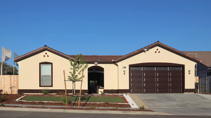 Brand New Home Close To Sequoia Bbq & Hot Tub - Visalia, CA