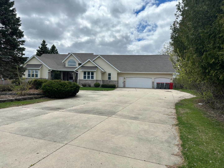 Large Le Homme Dieu 5 Bedroom Lakeshore Rambler - Alexandria, MN