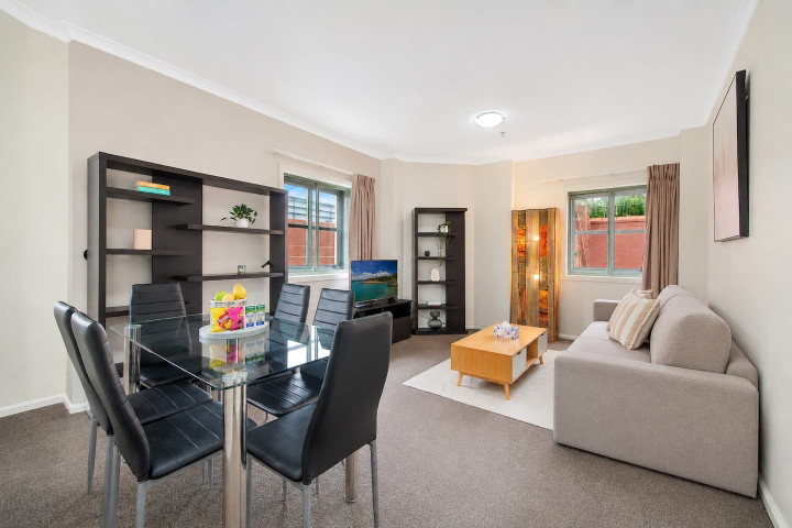 Harbour & City Living | Stylish 1br W Parking - North Sydney