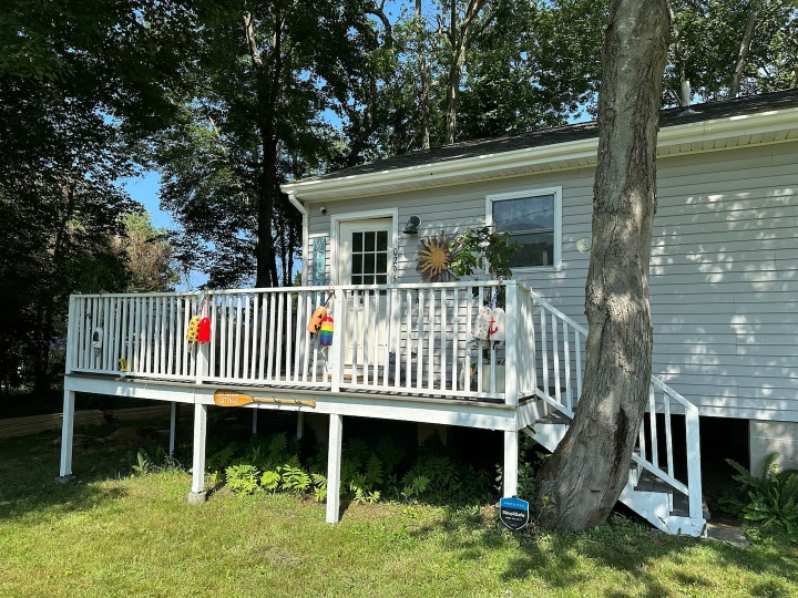 Cheerful Prudence Island Cottage Getaway Via Ferry - Rhode Island