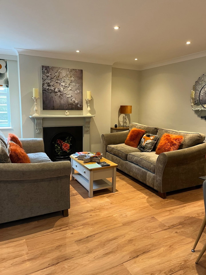 Luxury Refurbished 2 Bedroom Regency Apartment - Cheltenham
