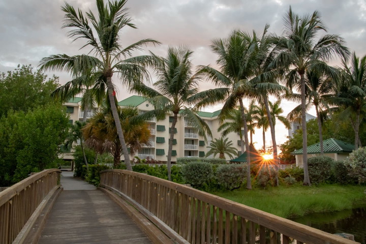 Sunshine Suite Condo  Enjoy Outdoor Hot Tub & Pool - Key West, FL