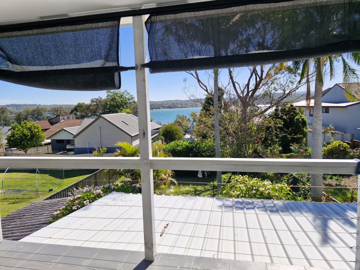 Comfortable Home Stay With Lake Views - Newcastle