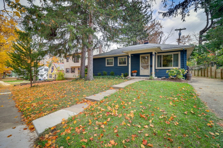 Maison à Ann Arbor Avec Terrasse, à 2 Miles Du Stade Du Michigan ! - Ann Arbor, MI