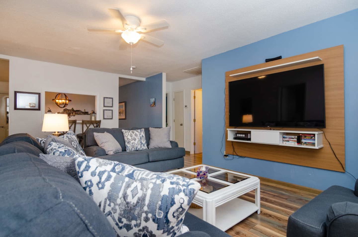 Charming Pet Friendly Cottage Near The Pier - K109 - Kure Beach, NC