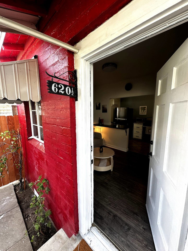 Cozy Highland Park Hideaway - Pasadena, CA