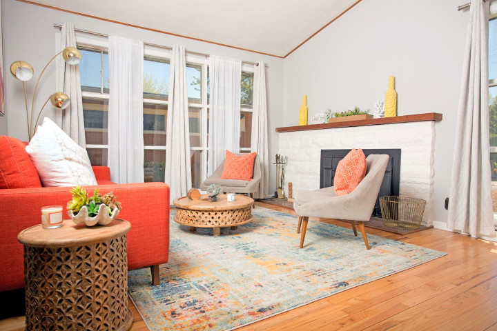 The Beach Is Within Reach So Visit Our Retreat - Hobart, IN