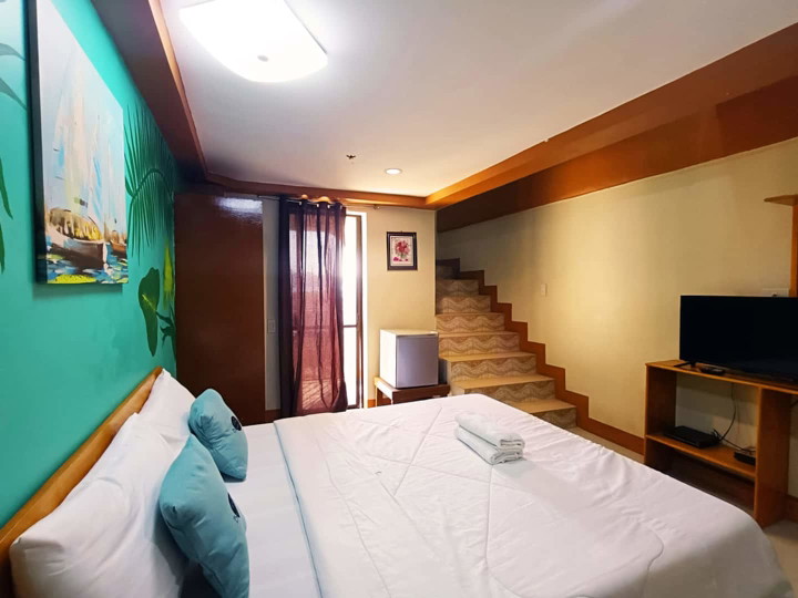 Luxury Poolside Coron  Elegant Island Escape - Coron