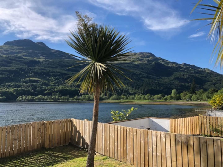 Charming Two Bed Flat Right On Lochside - Arrochar