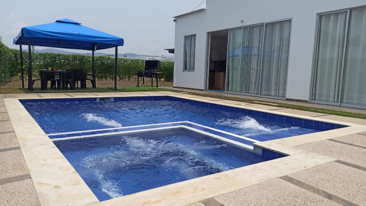 Descanso Y Relajación
Piscina Y Jacuzzi Privados - Melgar