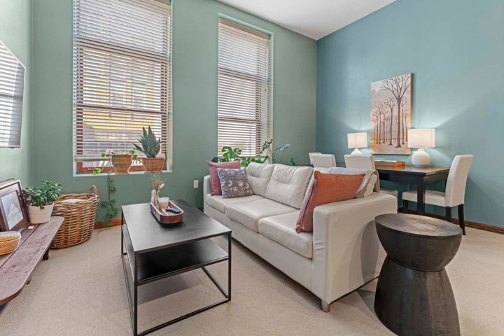Historic Downtown Apt, Algoma Suites #4 - Sleeps 2 - Oshkosh, WI