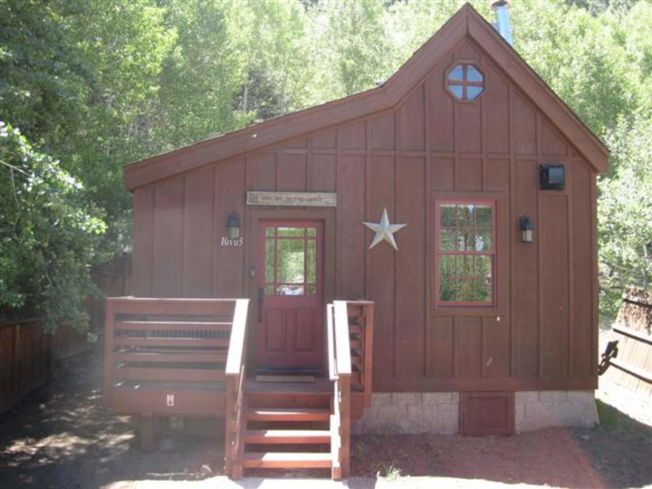 Luxury Historic Truckee River Cabin Hideaway! - Truckee, CA