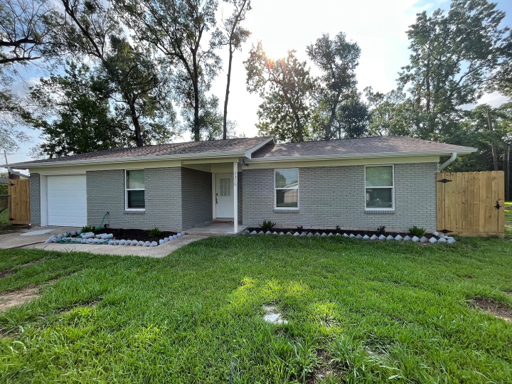 Cozy Home Near Everything! - Beaumont, TX