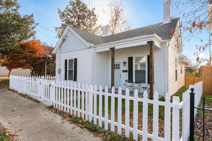The Clayton House | Chic & Cozy - Georgetown, KY