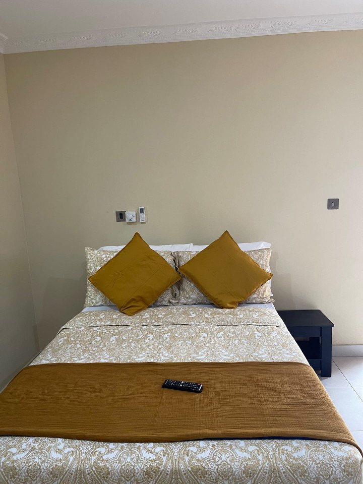 Beautiful 1 Bedroom Flat With Cabana - Accra